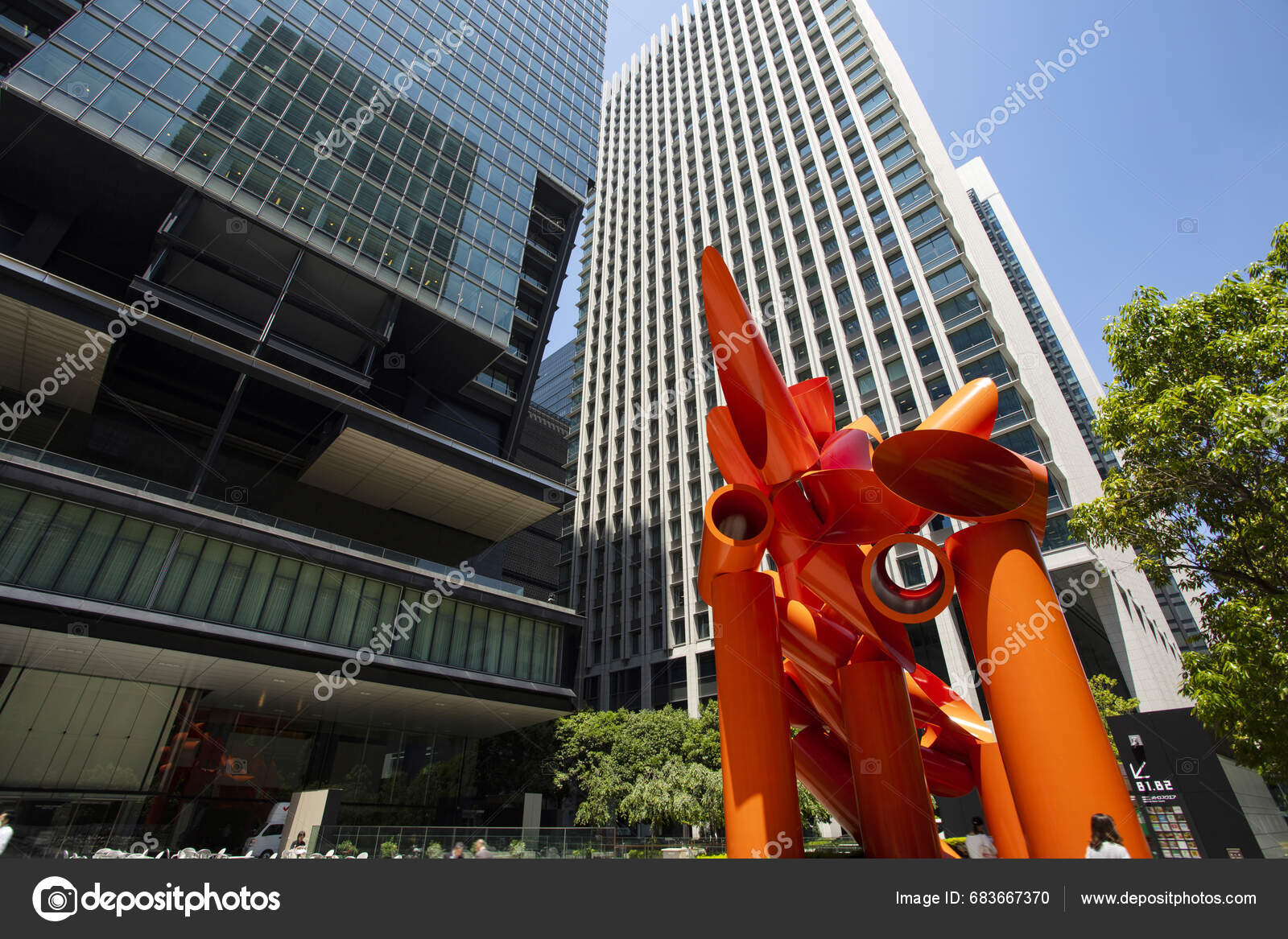 Iliad Japan Metal Sculpture Alexander Liberman Otemachi Tokyo Sankei ...