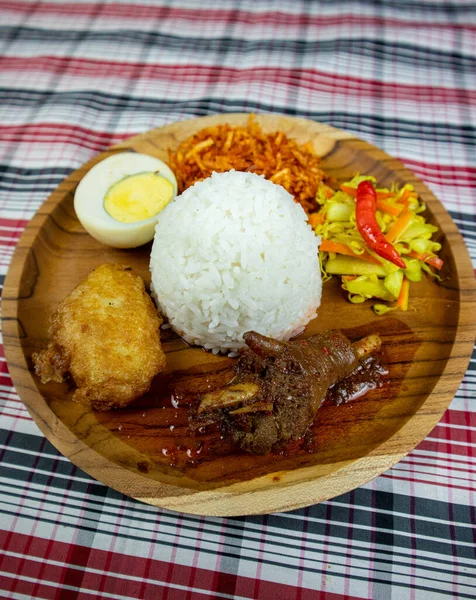 Filipino yemekleri images libres de droit, photos de Filipino yemekleri ...