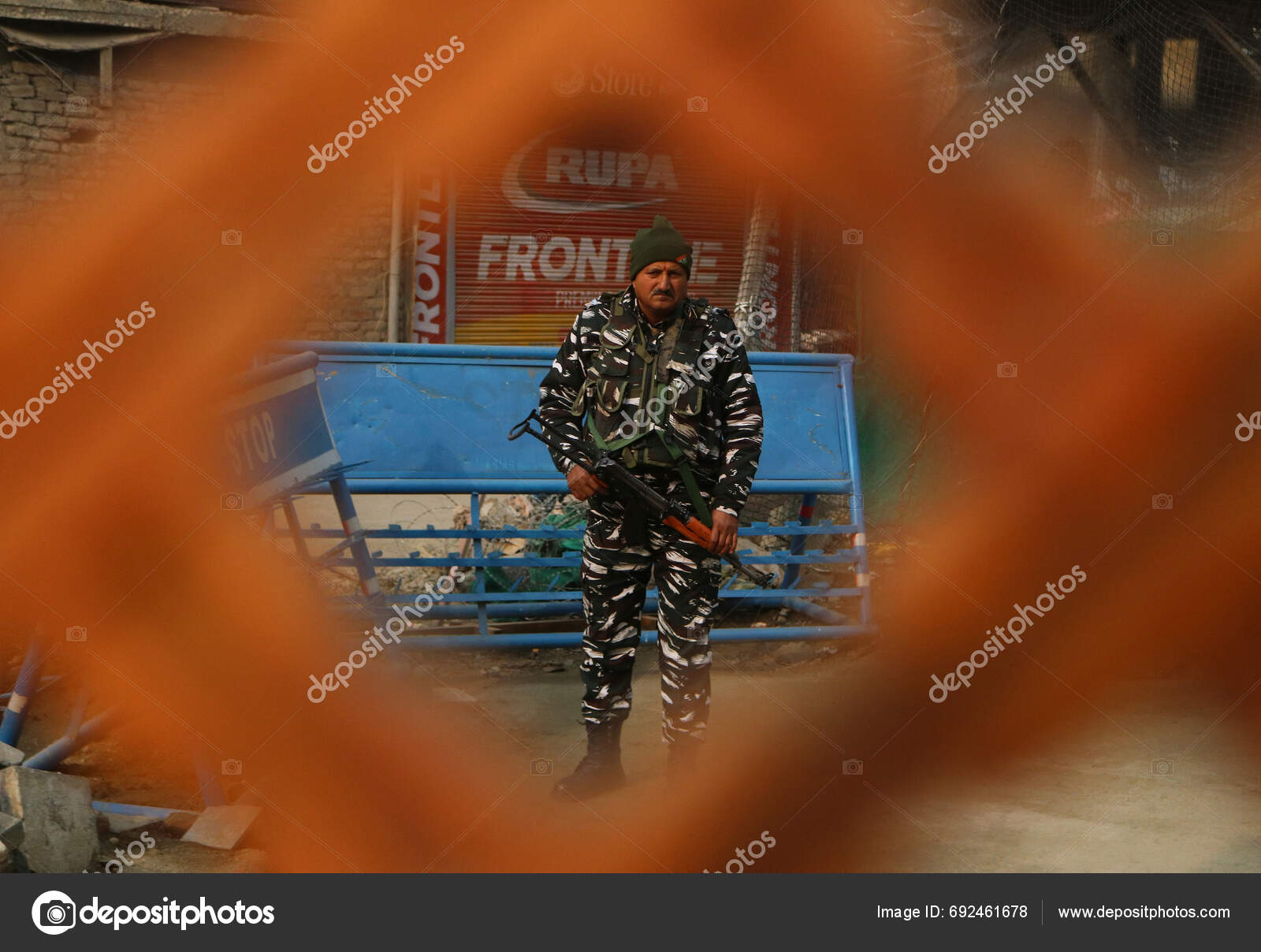 December 2023 Srinagar Kashmir India Indian Paramilitary Soldier Stands ...