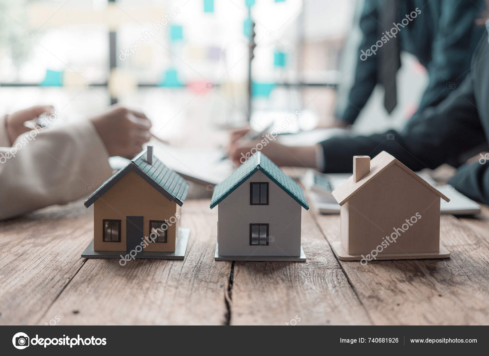 Real Estate Agent Explaining Layout House Client Who Buy New — Stock ...