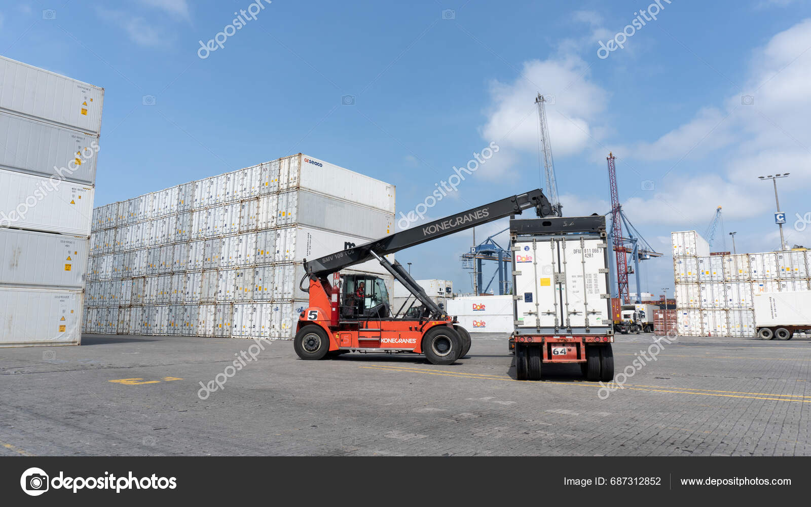 Guayaquil Ecuador May 2023 Crane Removing Container Port Guayaquil ... Guayaquil Ecuador May 2023 Crane Removing Container Port Guayaquil ...