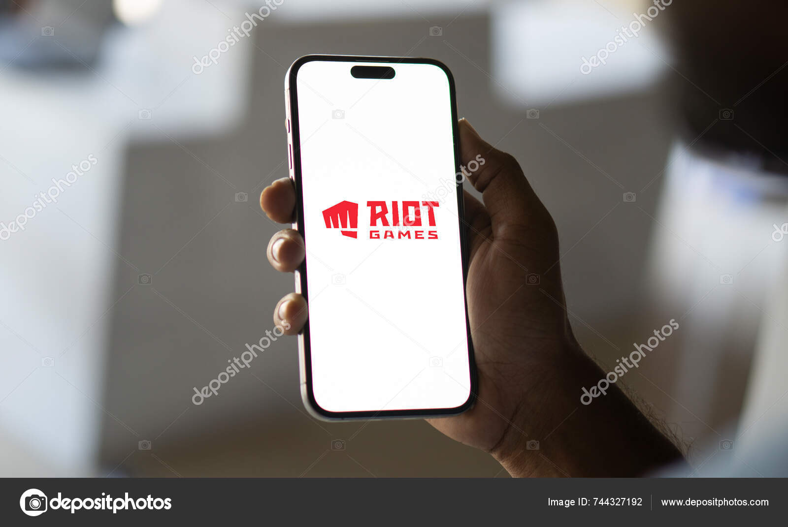 Dhaka Bangladesh Sep 2024 Riot Games Logo Smartphone — Stock Editorial ...
