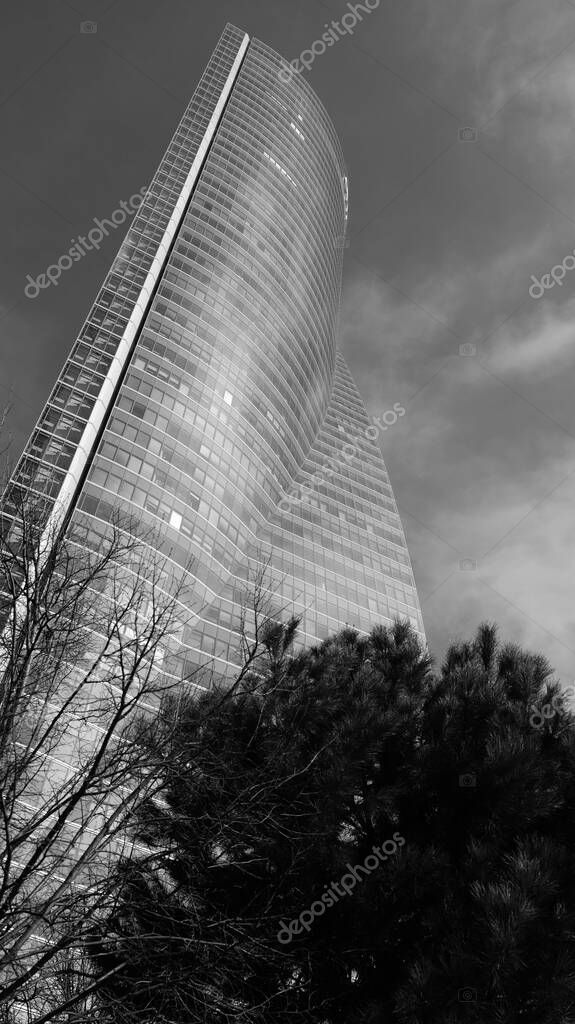 vista de la Torre del Emperador en el Paseo de la Castellana de Madrid ...