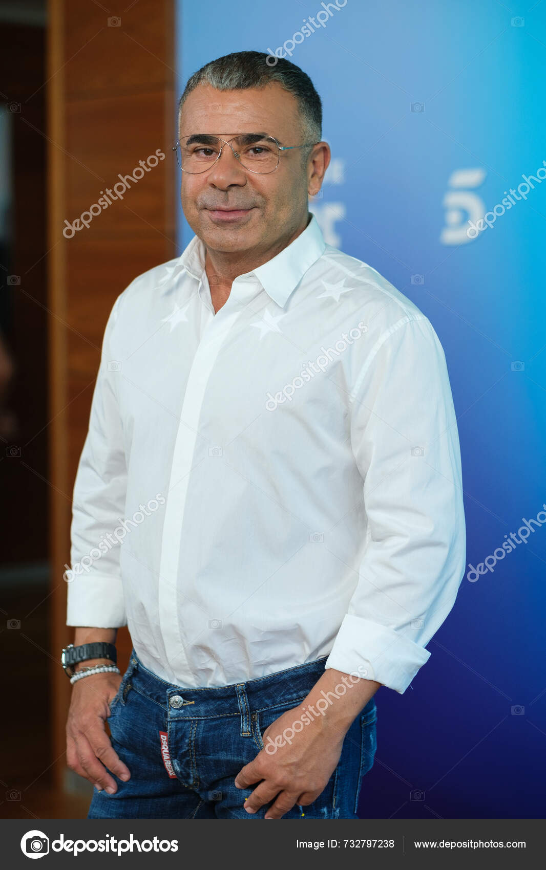 Jorge Javier Vázquez Posa Durante Presentación Del Programa Televisión ...