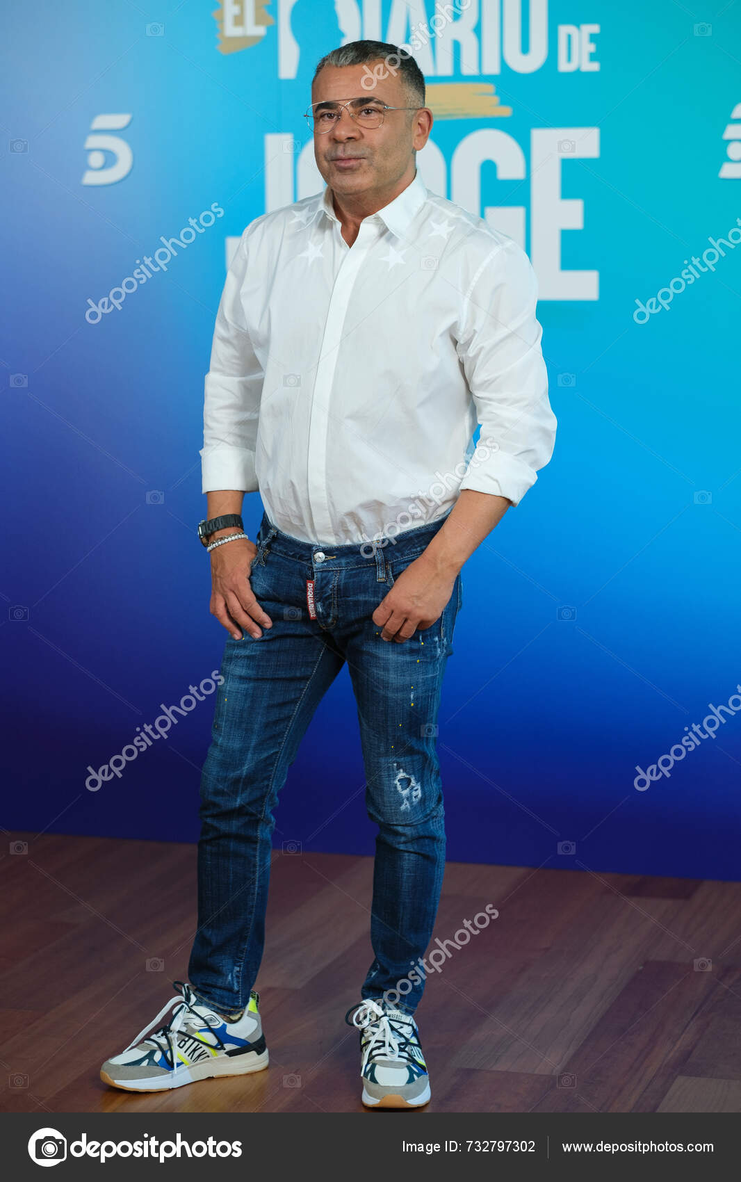 Jorge Javier Vázquez Posa Durante Presentación Del Programa Televisión ...