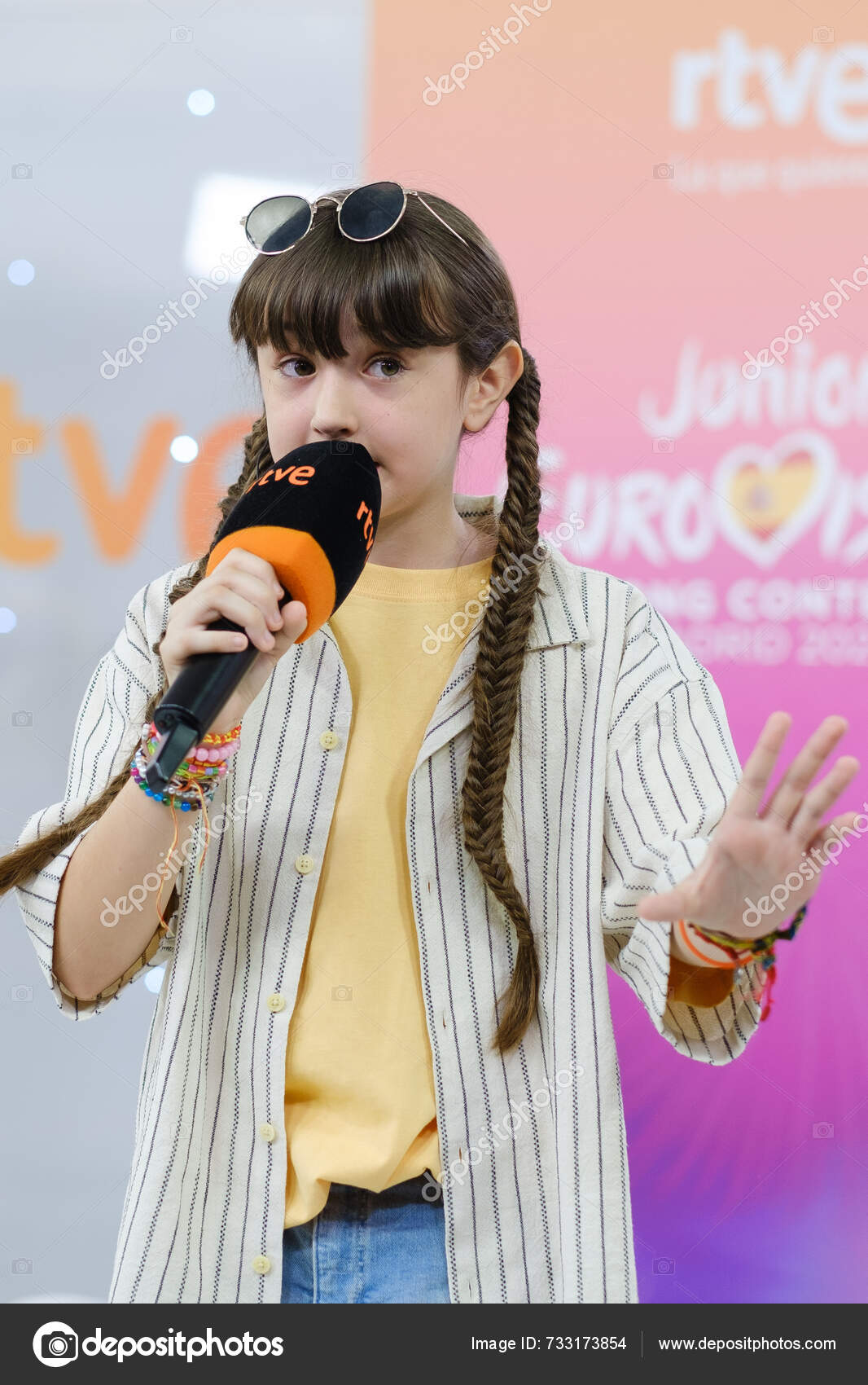 Chloe Delarosa Durante Presentación Del Representante España Junior ...