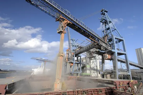 Bulk processing Stock Photos, Royalty Free Bulk processing Images ...