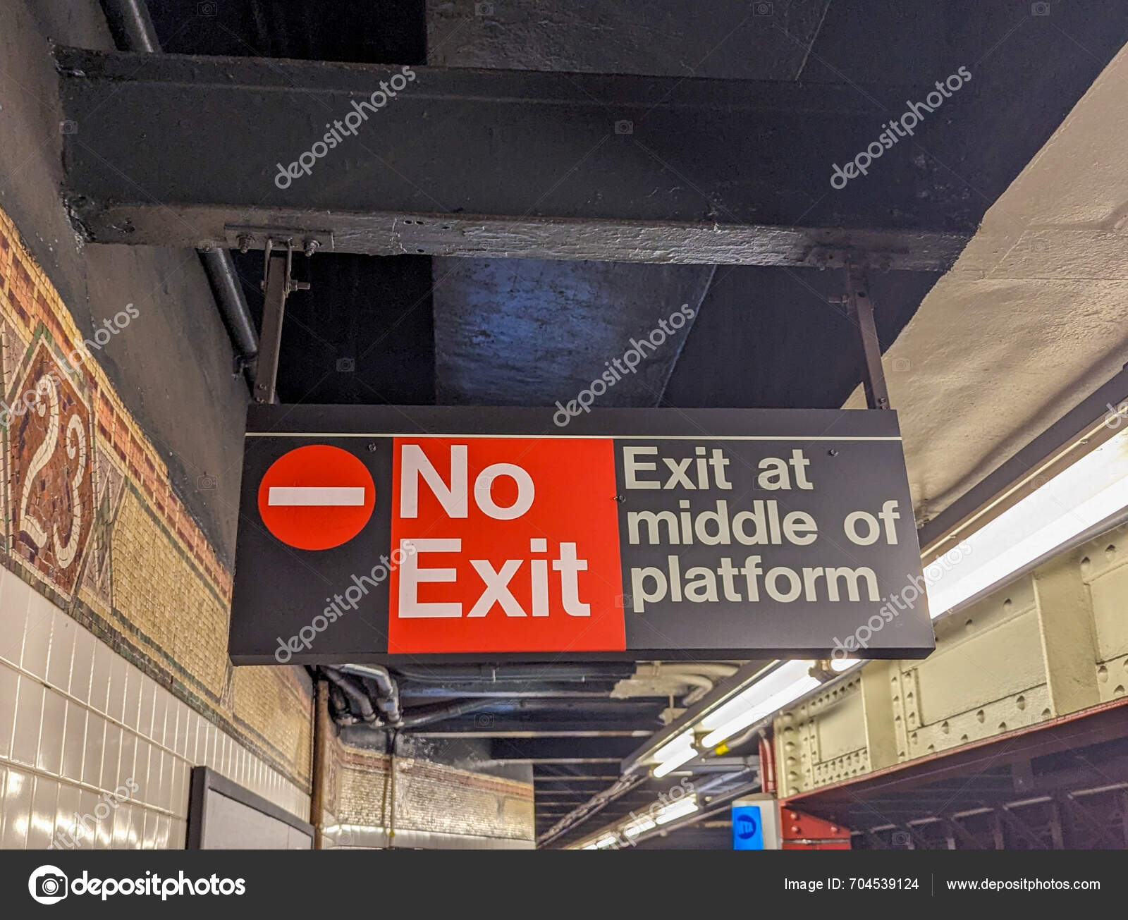 Exit Sign New York City Subway Station — Stock Photo ...