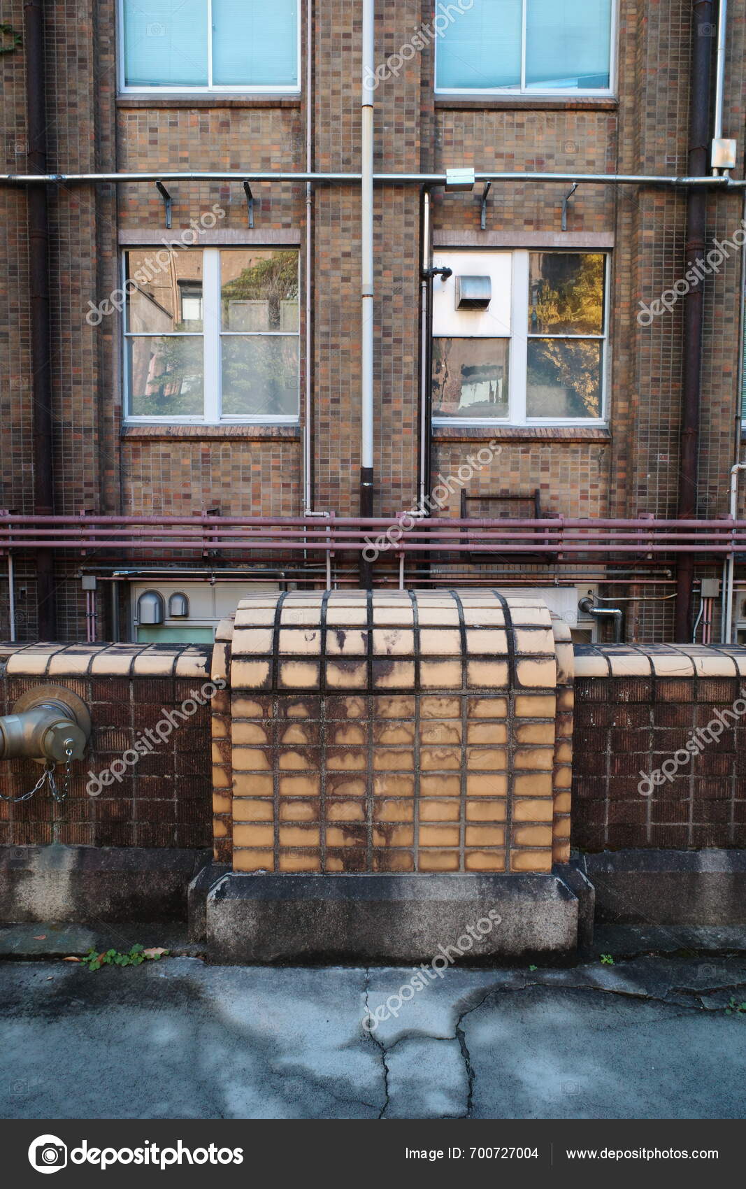 Brick Building Fire Hydrant Fire Hydrant — Stock Photo © jogumsik@gmail ...