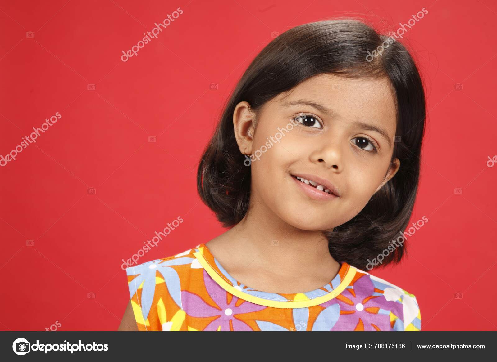 Eight Year Old Girl Slightly Tilted Head Left Side — Stock Photo © xyz ...
