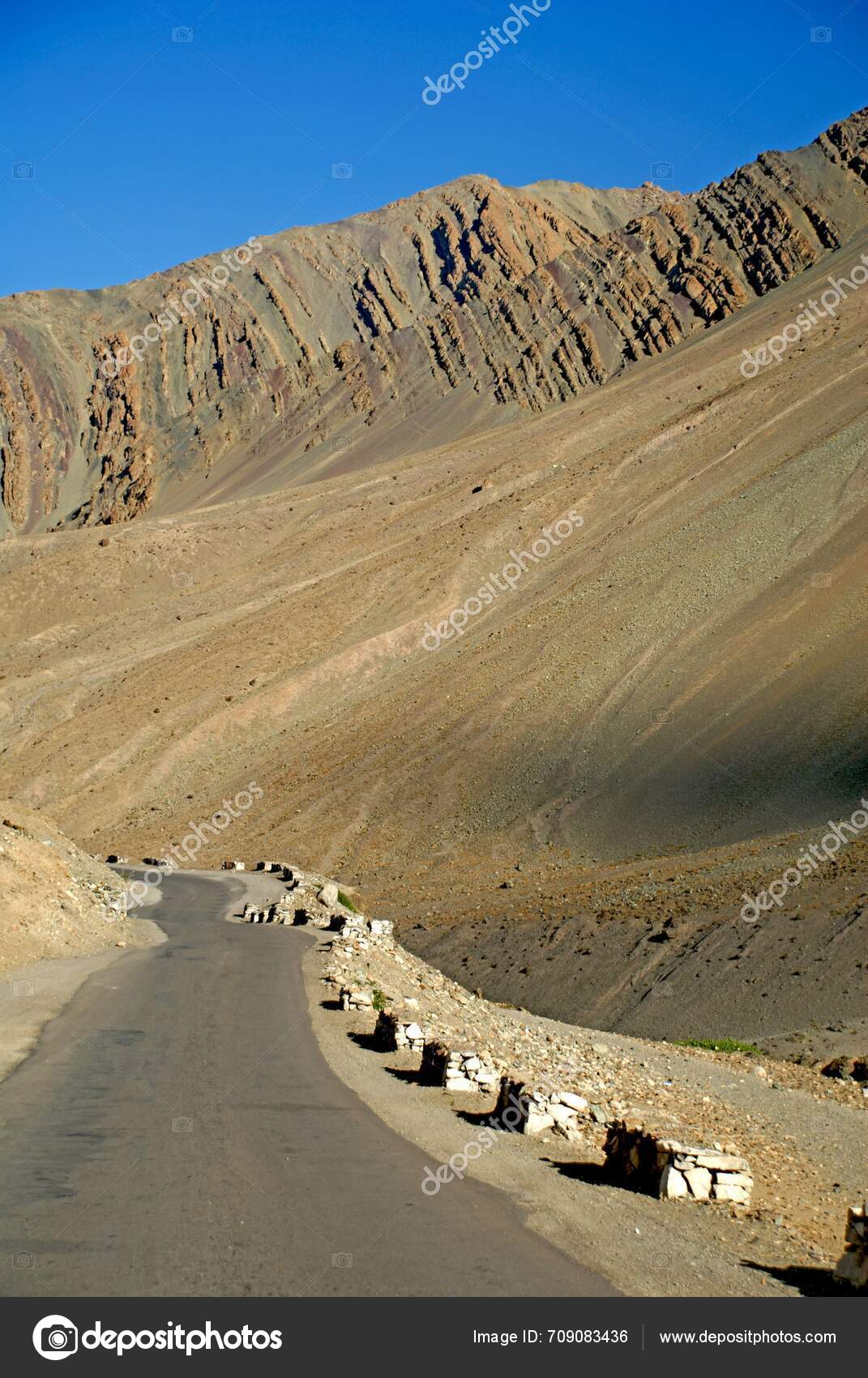Brown Desert Mountains Ladakh Jammu Kashmir India — Stock Photo © xyz ...