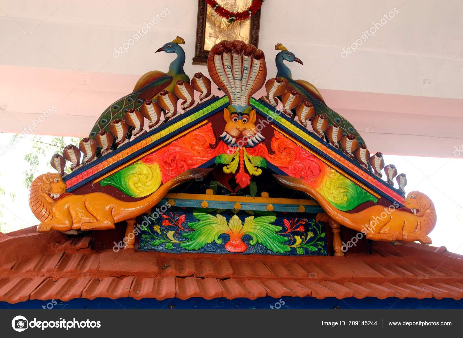 Kanadi Kuttichathan Kavu Chathan Temple Perunkottukkara Thrissur ...