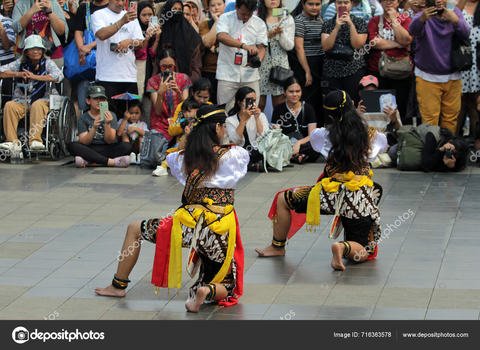 Jakarta Indonesia April 2024 Reyog Ponorogo's Folk Art Performance Tmii ...