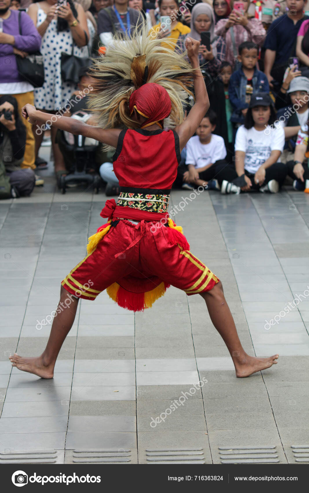 Jakarta Indonesia April 2024 Reyog Ponorogo Folk Art Show Tmii — Stock ...