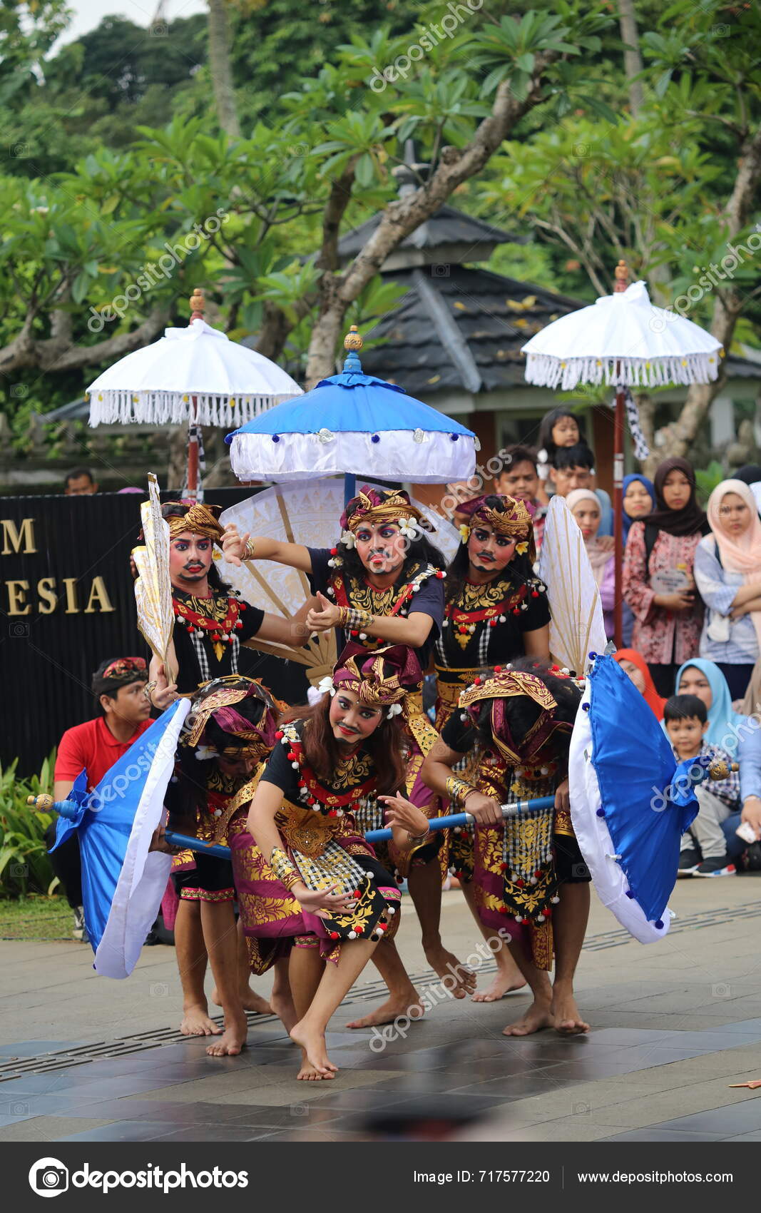 Jakarta Indonezia Aprilie 2024 Dans Tradițional Numit Satya Brasta ...