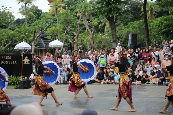 Jakarta Indonezia Aprilie 2024 Dans Tradițional Numit Satya Brasta ...