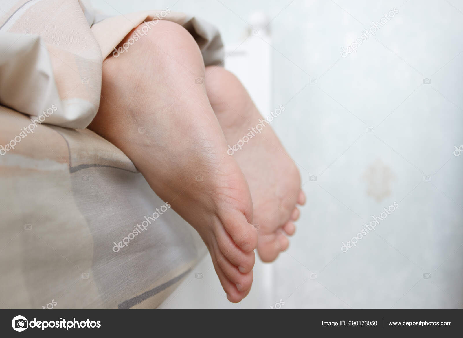 Feet Light Blanket Bed Soft Focus Background Concept Healthy Life ...