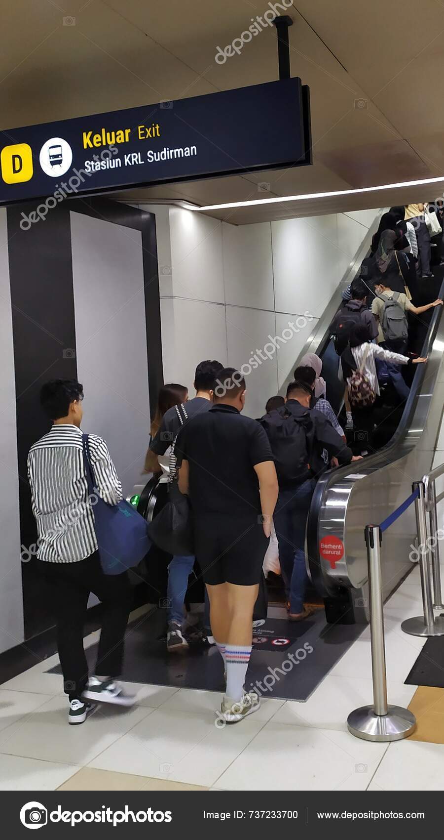Mrt Passengers Taking Escalator Sudirman Krl Station Exit Pedestrians ...