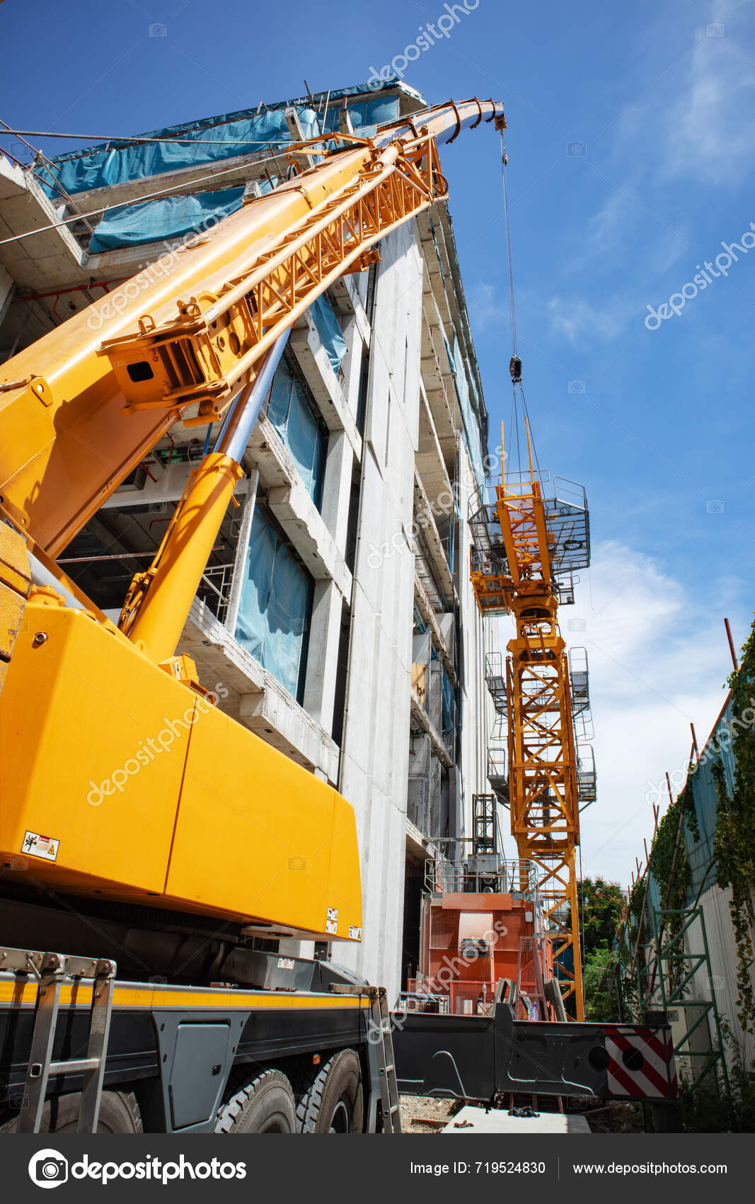 Install Tower Crane Construction Site Using Mobile Crane Lifting ...