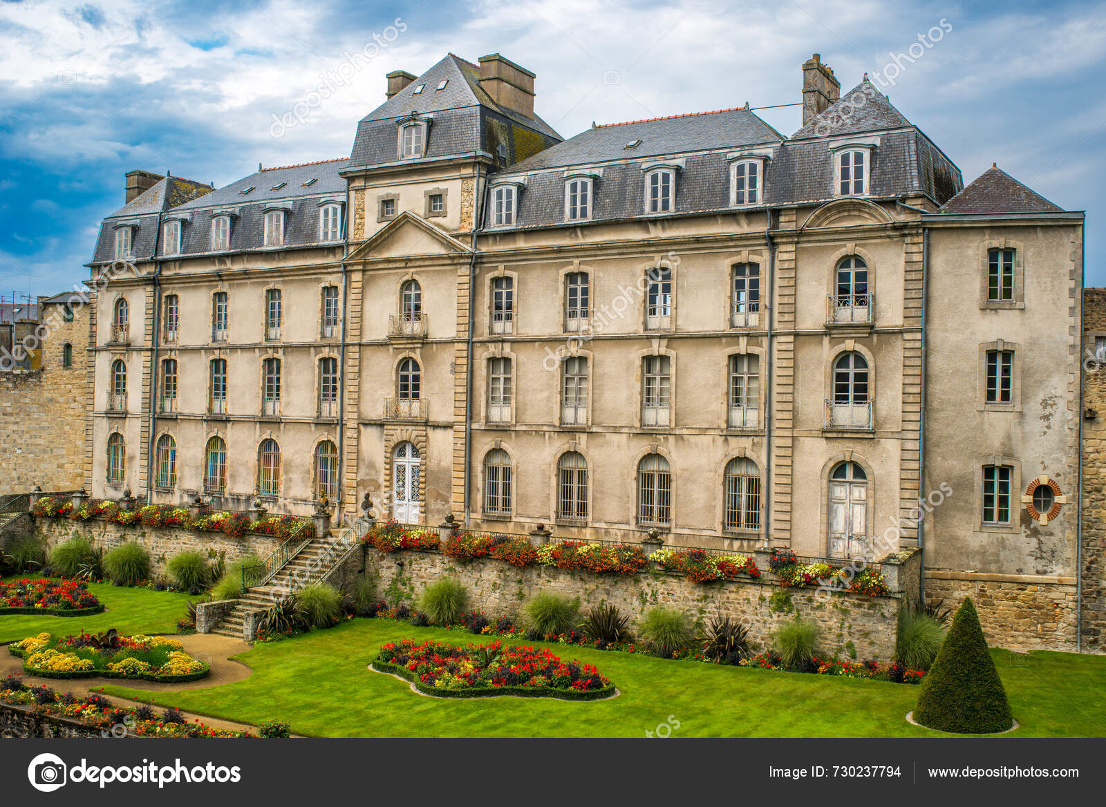 Castillo Hermine Una Joya Arquitectónica Del Siglo Xviii Vannes Bretaña ...