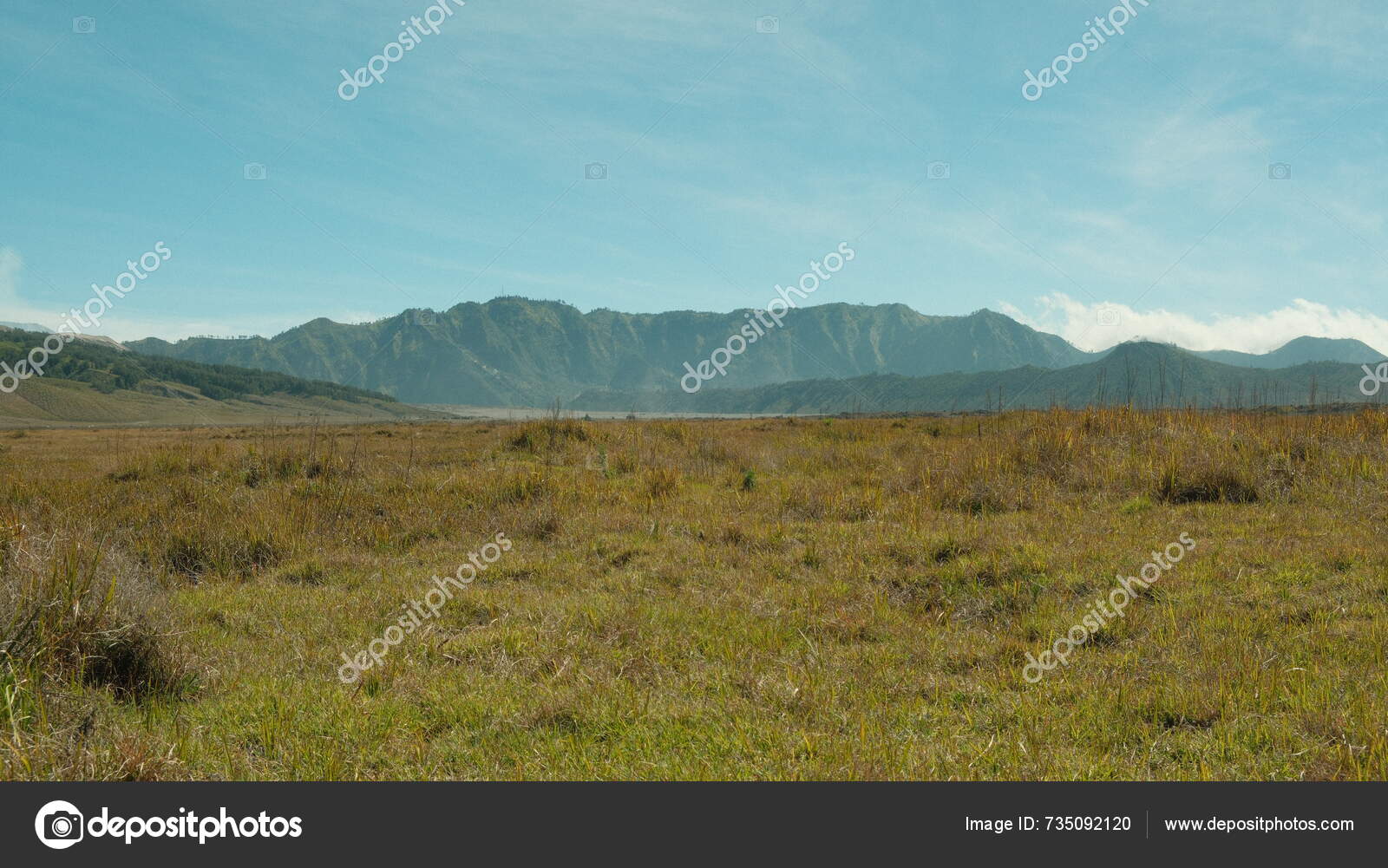 Vast Open Field Clear Blue Sky Sky Dotted Clouds Mountains — Stock ...