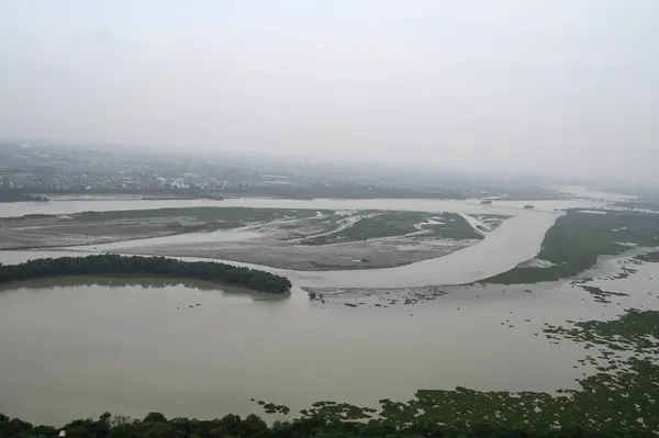 Hai jamuna nadi peake par kaise purapura shehar ban gaya hai images ...