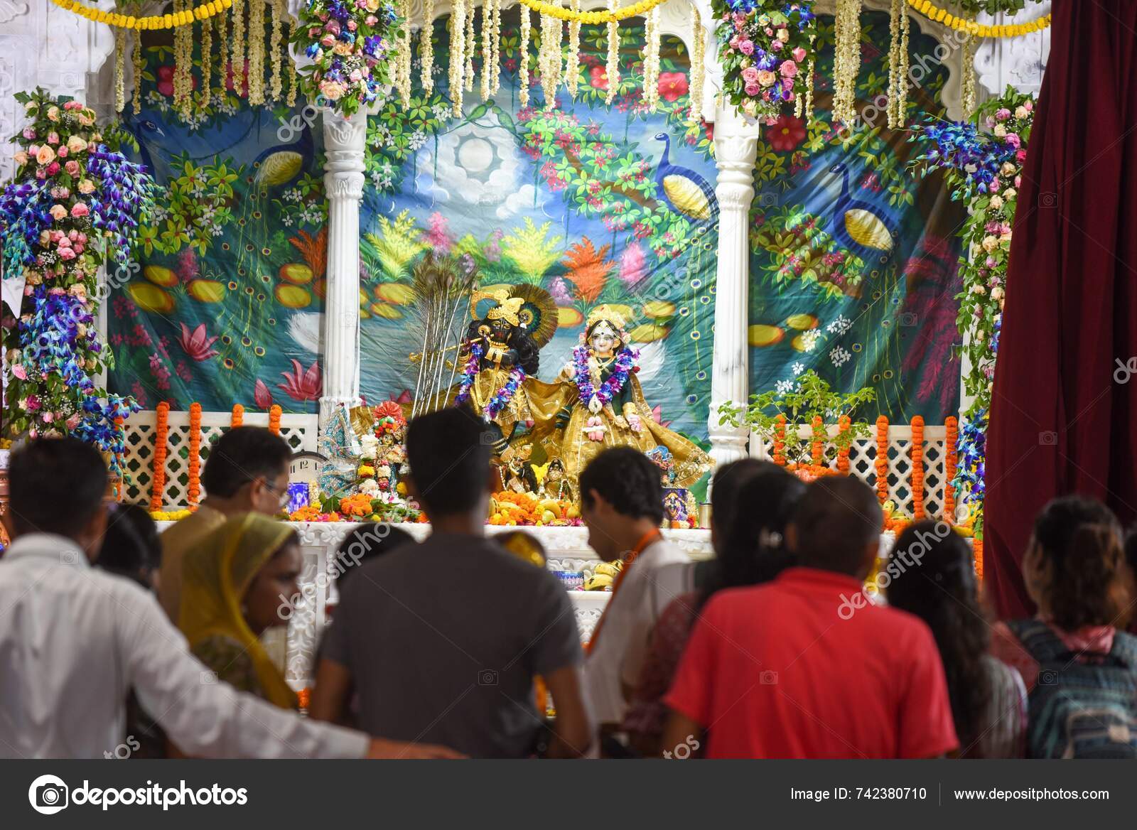 Gurugram India August 2024 Devotees Offer Prayers Lord Krishna Krishna — Stock Editorial Photo ...