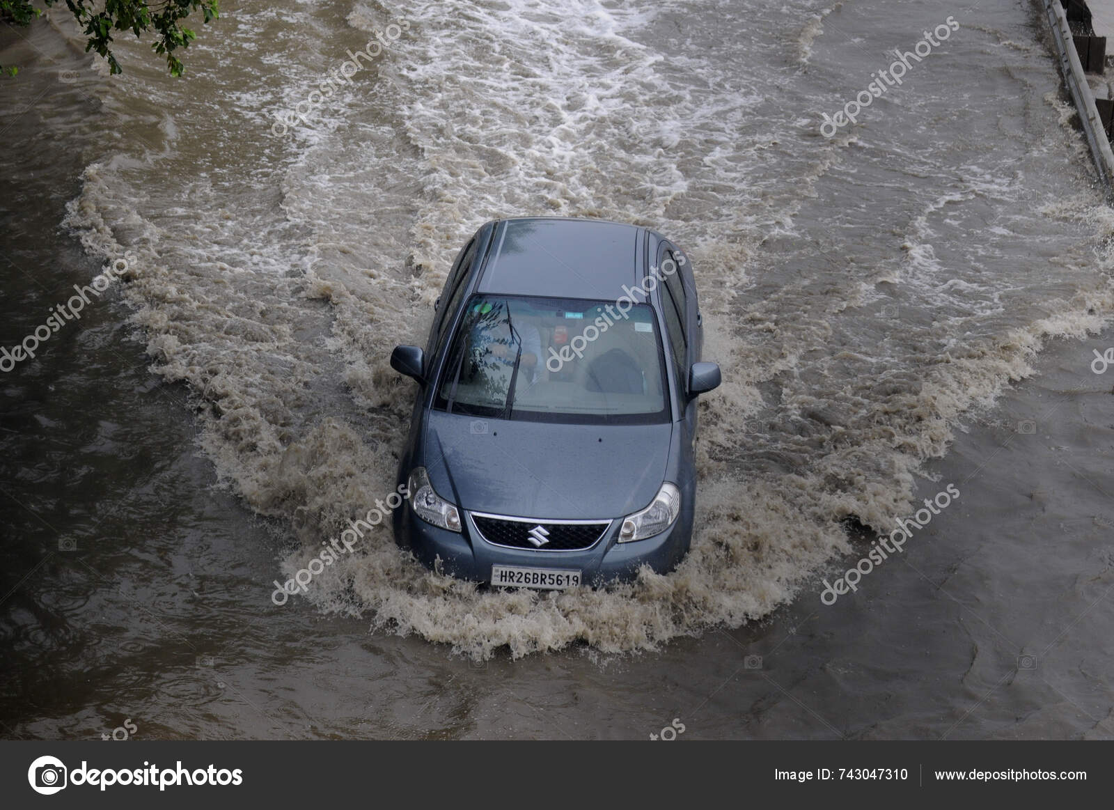 Gurugram India June 2023 Vehicles Wade Waterlogged Stretch Heavy Rain — Stock Editorial Photo ...