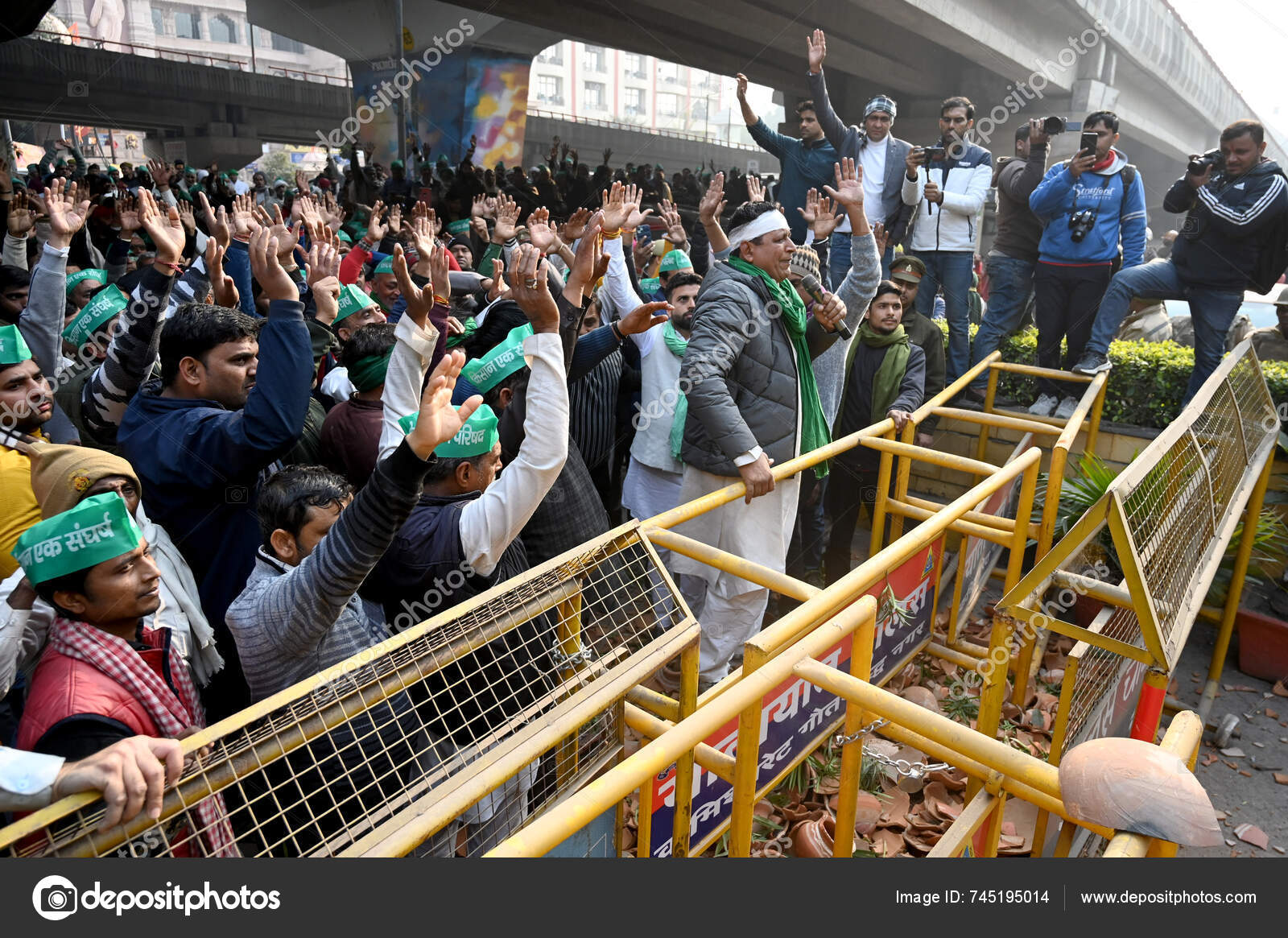 Noida India January 2024 Hundreds Farmers Seen Matka Phod March — Stock ...