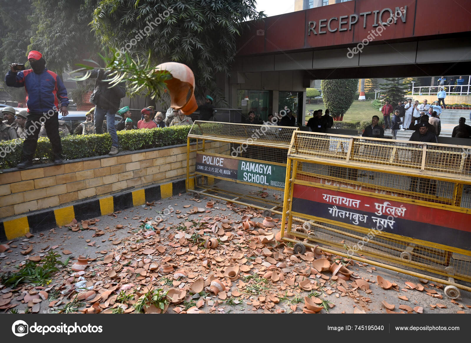 Noida India January 2024 Hundreds Farmers Seen Matka Phod March — Stock ...