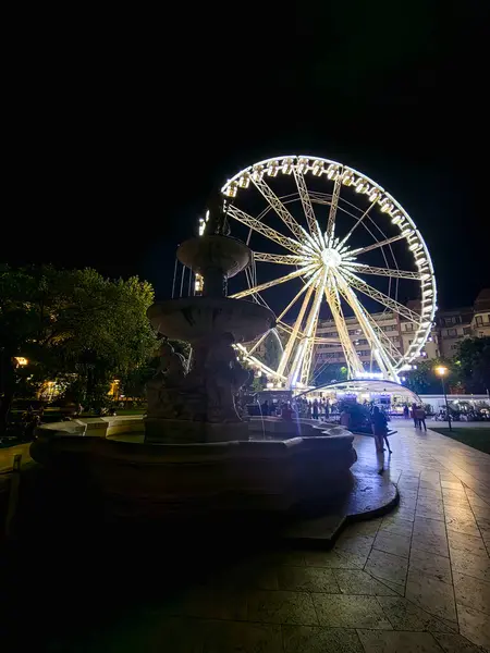 El Budapest Eye, tambi n conocido como la Rueda Ferris de Budapest, es ...