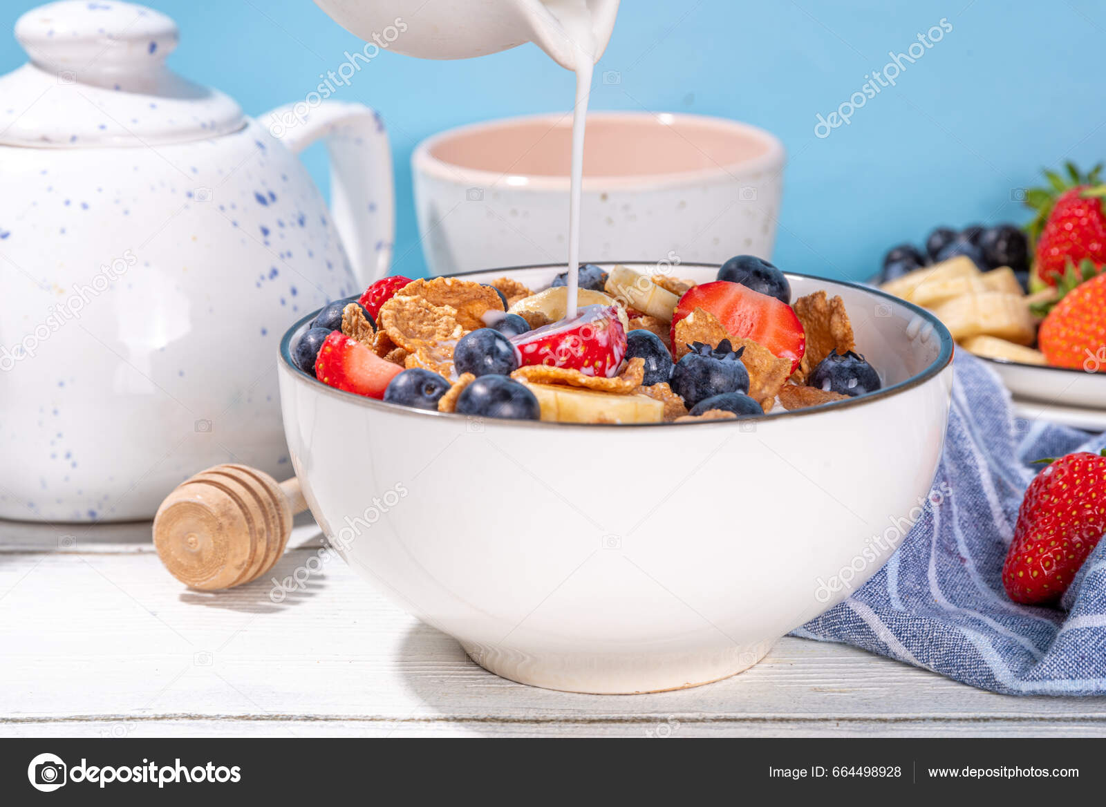 Healthy Vitamin Diet Summer Breakfast Cereal Multigrain Flakes Yogurt ...
