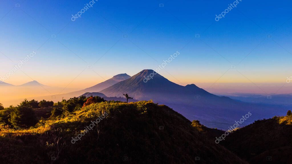Desde la cima del Monte Prau, se despliegan impresionantes vistas de ...