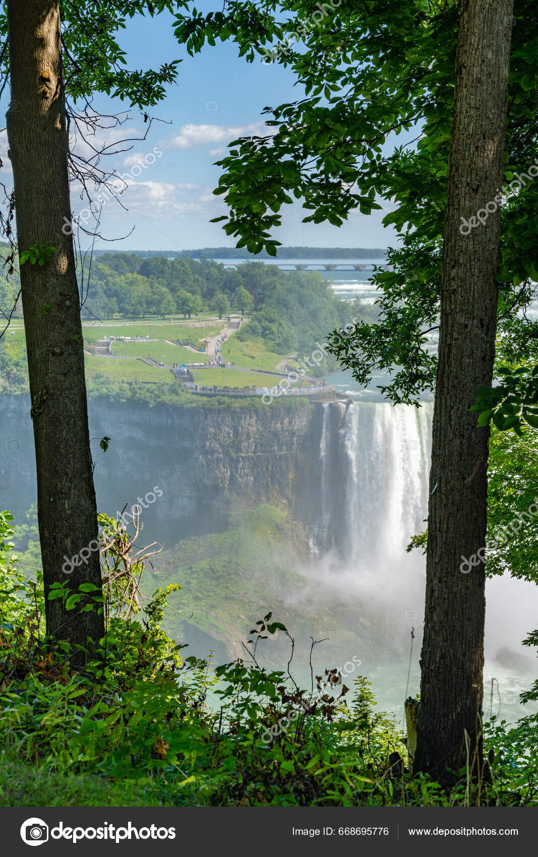 Niagara Falls Queen Victoria Park View Niagara Falls Trees Canada ...