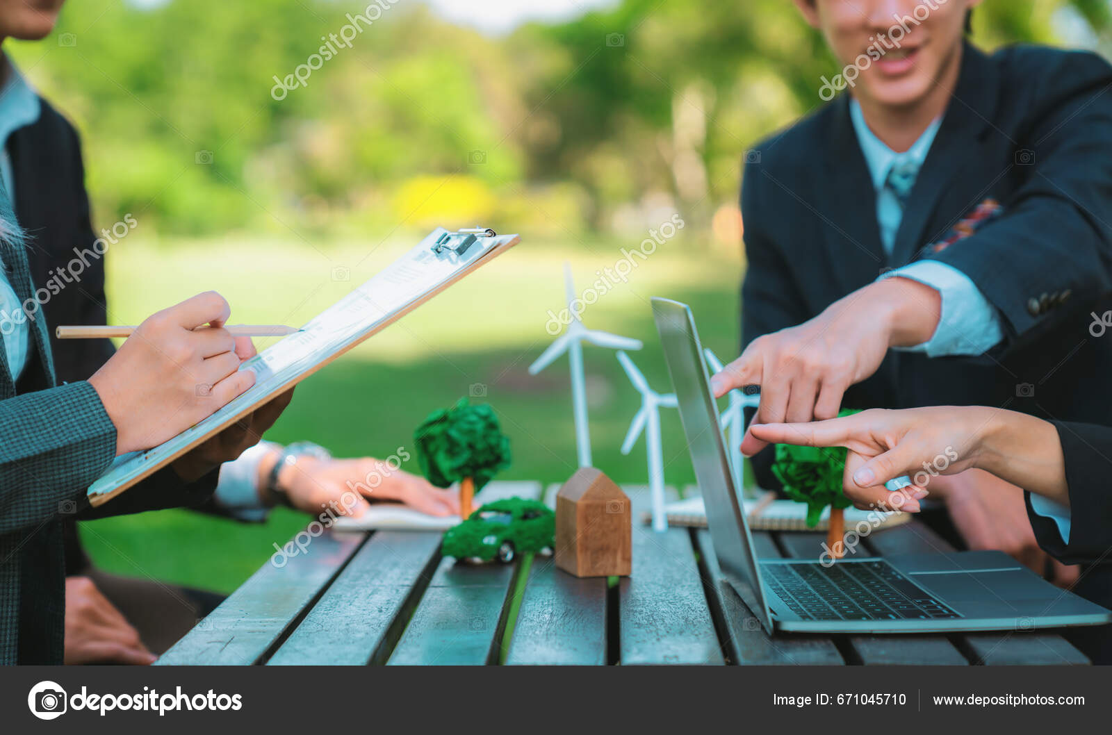 Group Asian Business People Presenting Environmentally Friendly ...