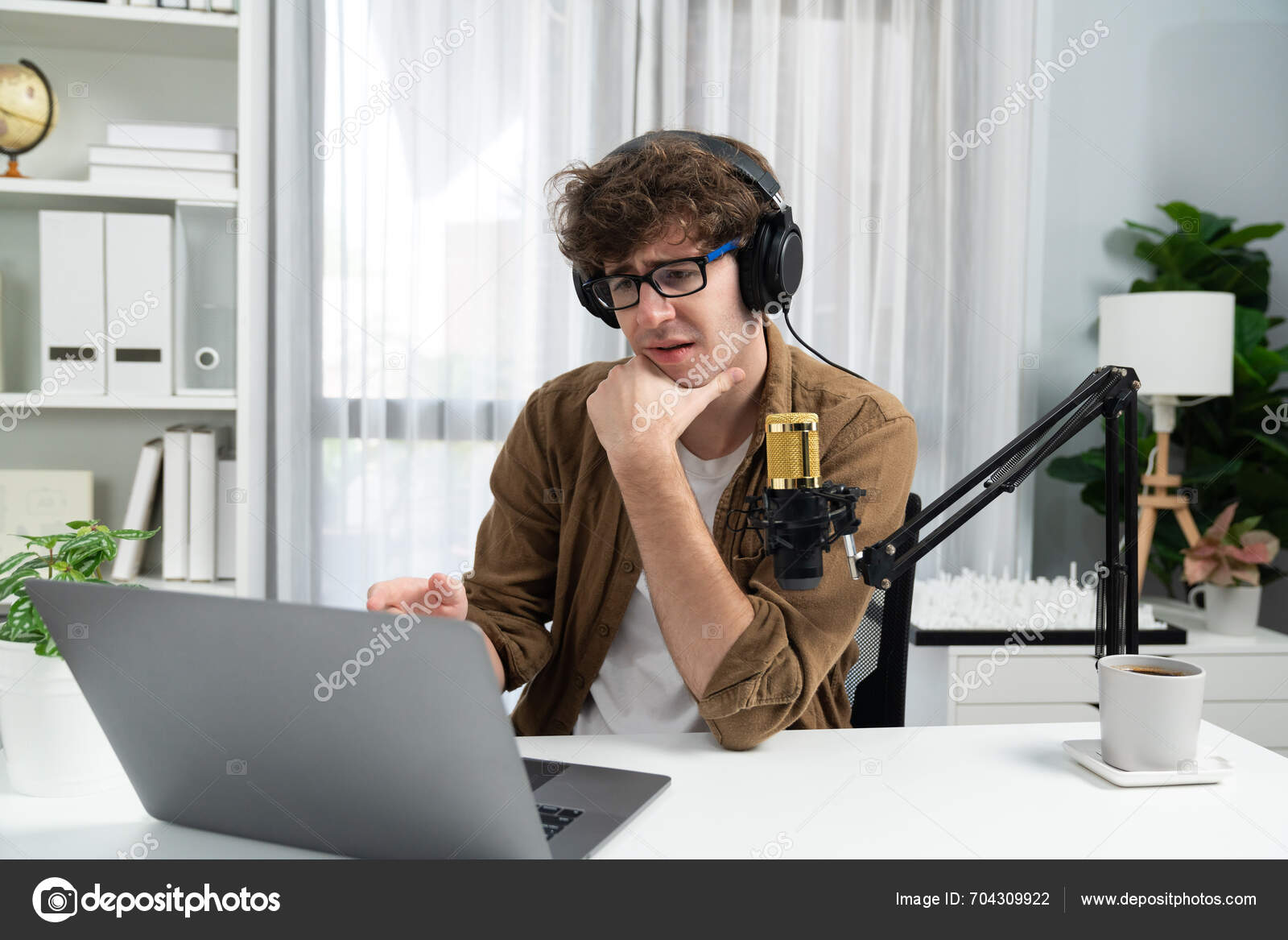 Host Channel Influencer Using Headphone Mic Talking Listeners Social ...