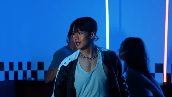 Ft hggn snsu ughhh du sjsjuz dj shsh ha cy shshy yd sbbs bc su ug ...